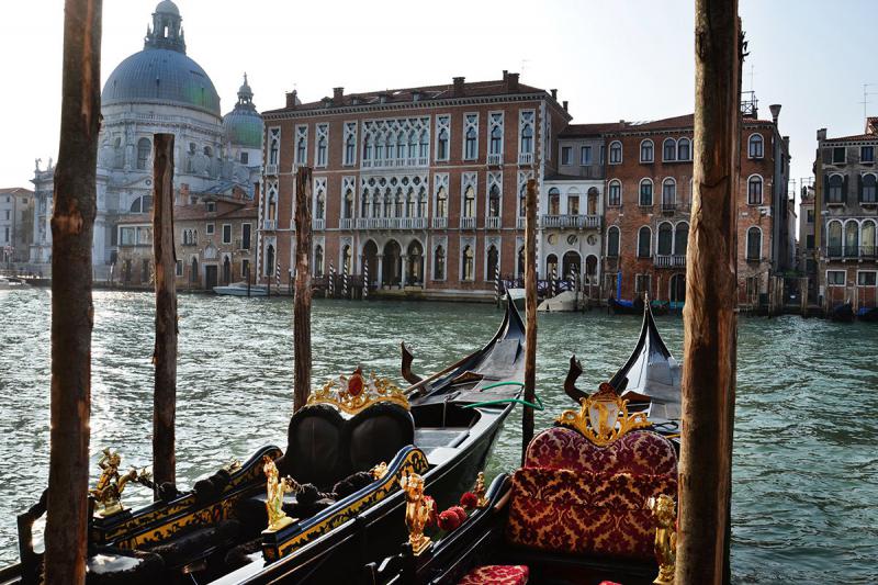 Serenata en góndola por Venecia - ITALY MUSEUM