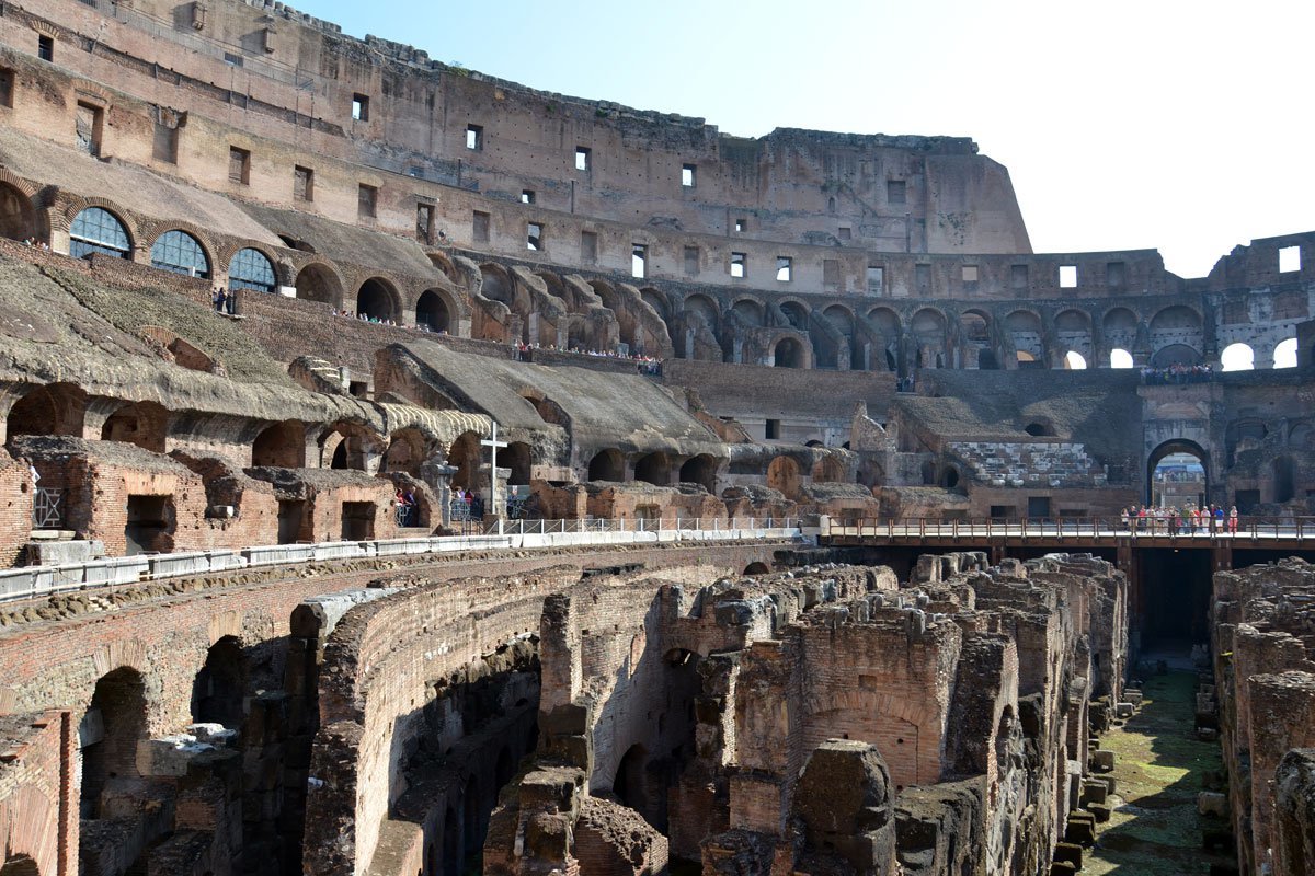The moon over the Colosseum - Guided tour. ITALY-MUSEUM