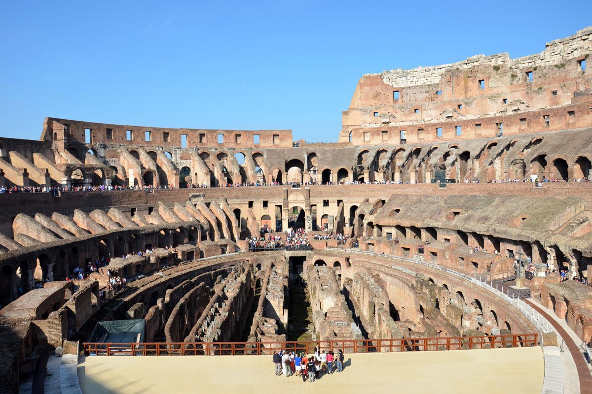 The moon over the Colosseum - Guided tour. ITALY-MUSEUM