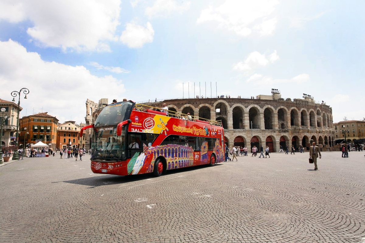 Panoramic tour of Verona with open-top bus - ITALY MUSEUM
